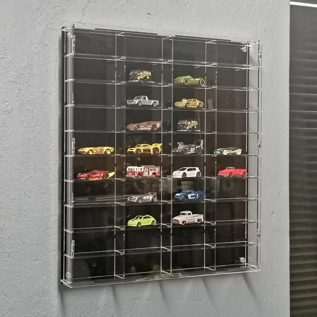 Perfect Scale Model Display | Model car displays, Model car racks ...